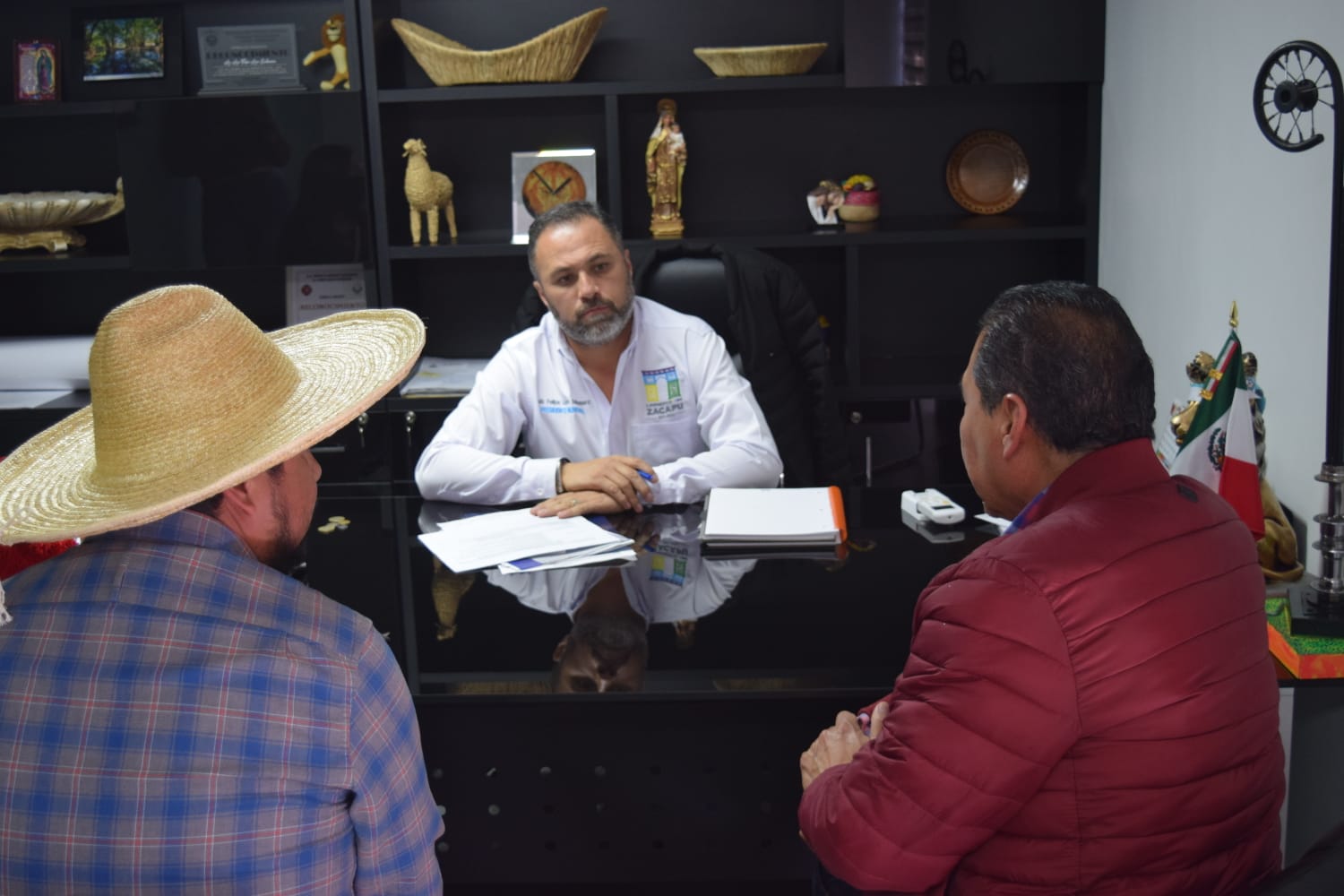 RECIBE PRESIDENTE MUNICIPAL DE ZACAPU A RECTOR DE UIIM. – DIGITAL 3.0